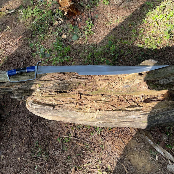 Exceptional Double-Edged Sword with D-Guard, Balance Oil Tempered Hunt ...